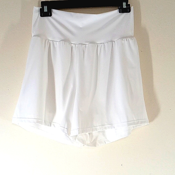 HALARA | Other | Halara Women Shorts White Large Workout Exercise ...